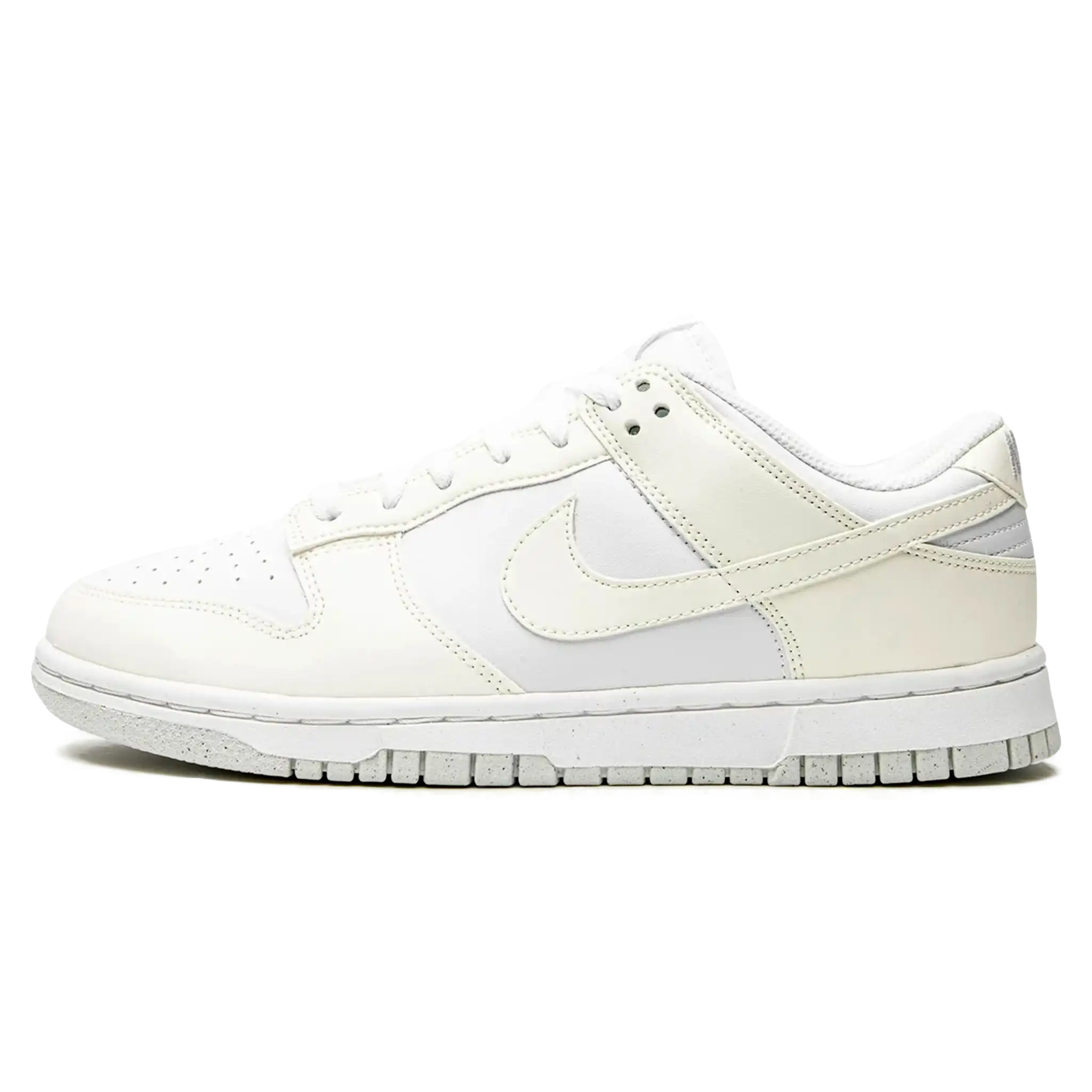 Tênis Nike Dunk Low Feminino "Move to Zero Sail" Branco - DD1873-101